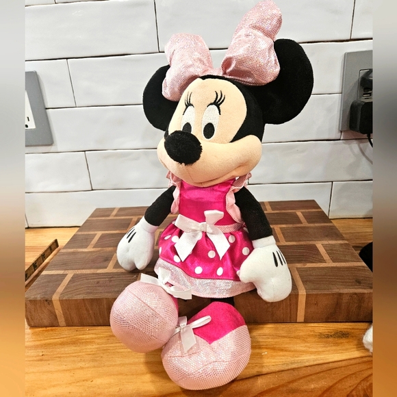 Disney | Toys | Light Up Bow Talking Minnie Mouse Doll Plush | Poshmark